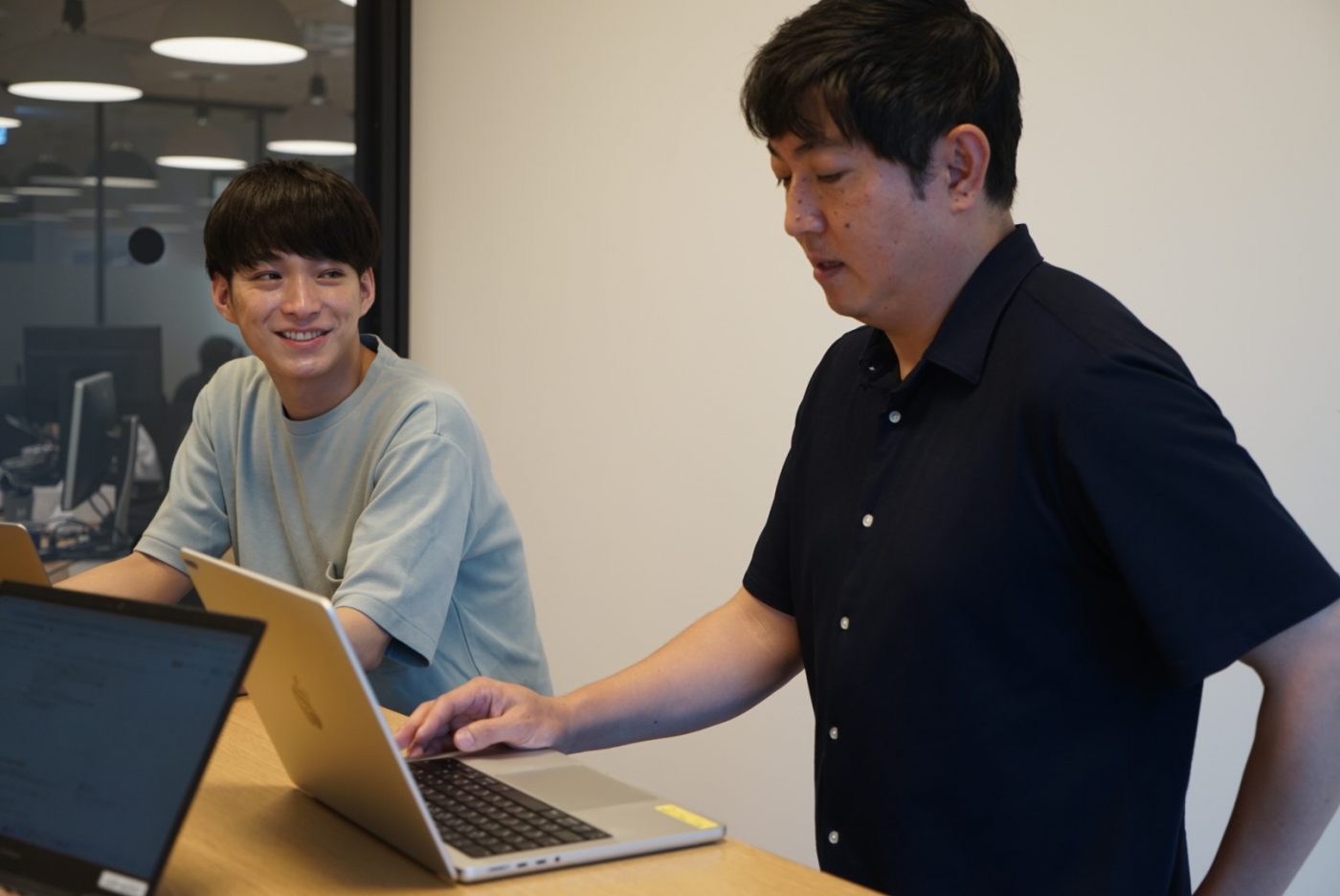 VPoE山本と勤怠テックリード坂﨑が語る！jinjer開発チームの「バクソク成長」と「共創文化」の裏側 | jinjer株式会社 採用メディア